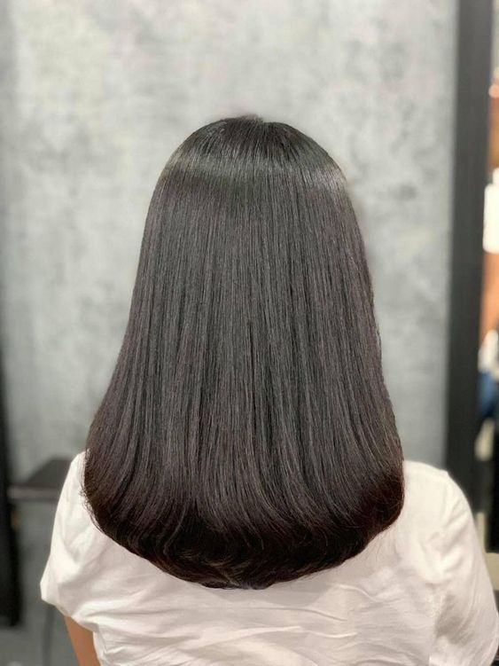 قصات شعر متوسط للشعر الخفيف والكثيف